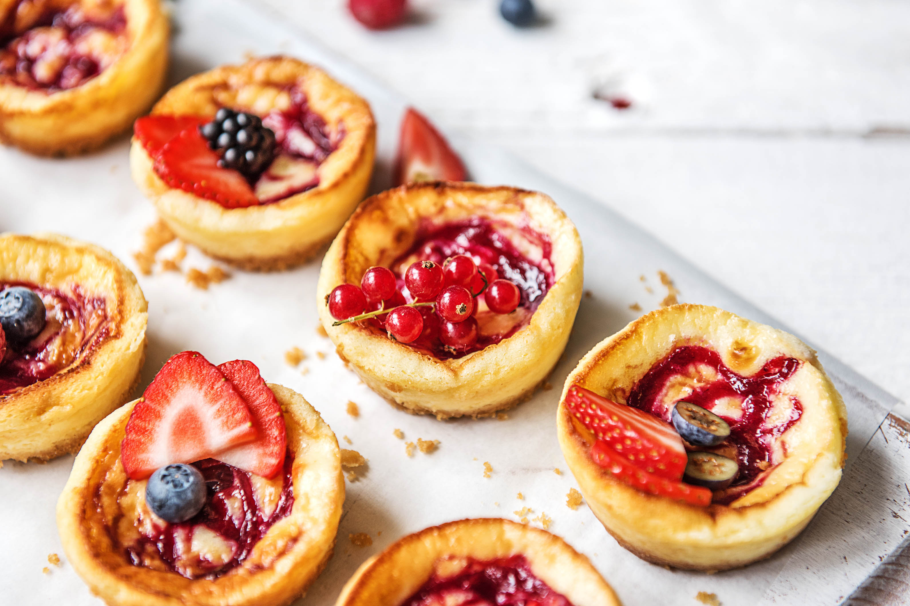 Mini-cheesecakes au citron et aux fruits rouges